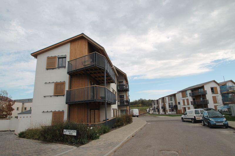 Roman Way, Hanham, BS15 2 bed flat - £230,000
