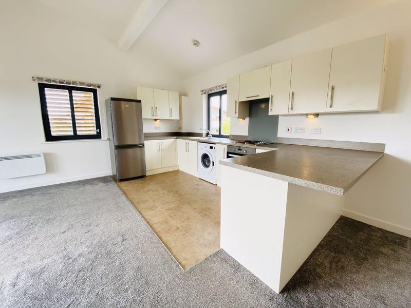 Roman Way, Hanham, BS15 2 bed flat - £230,000