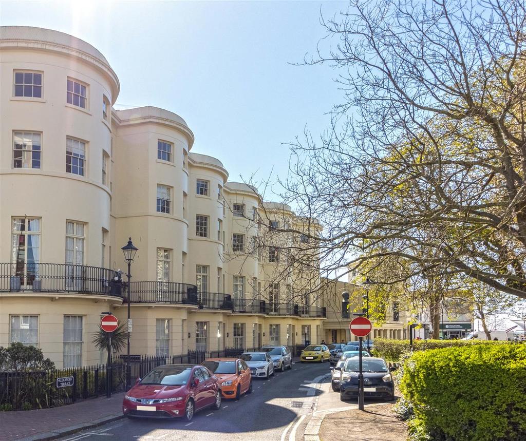 Alexander Terrace, Worthing 2 bed flat - £325,000