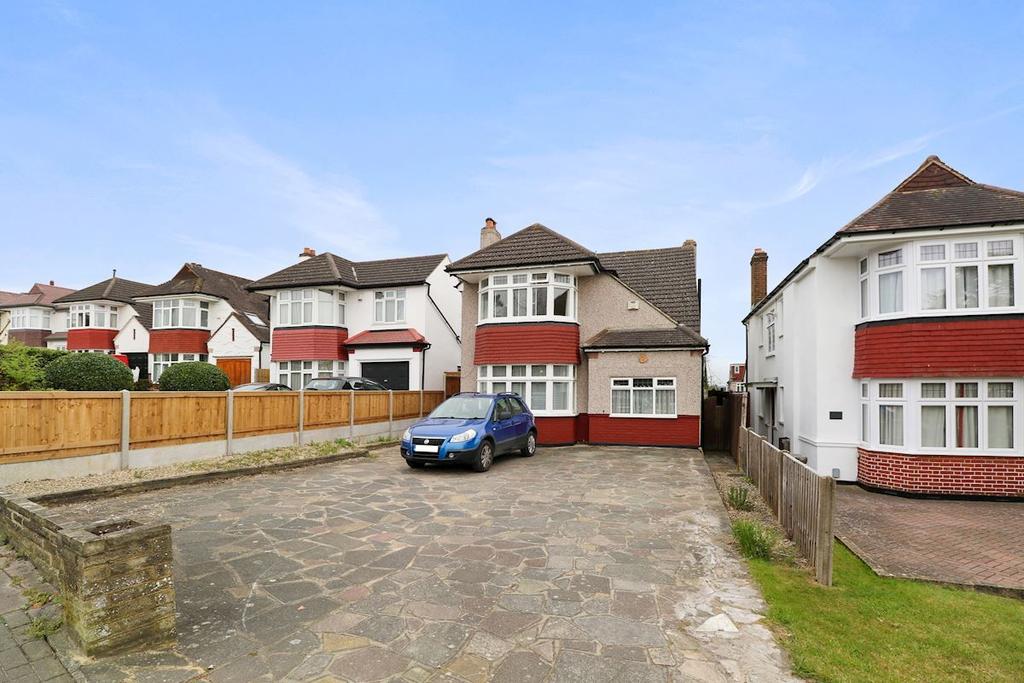 Pickhurst Lane, West Wickham 3 bed detached house - £2,100 pcm (£485 pw)