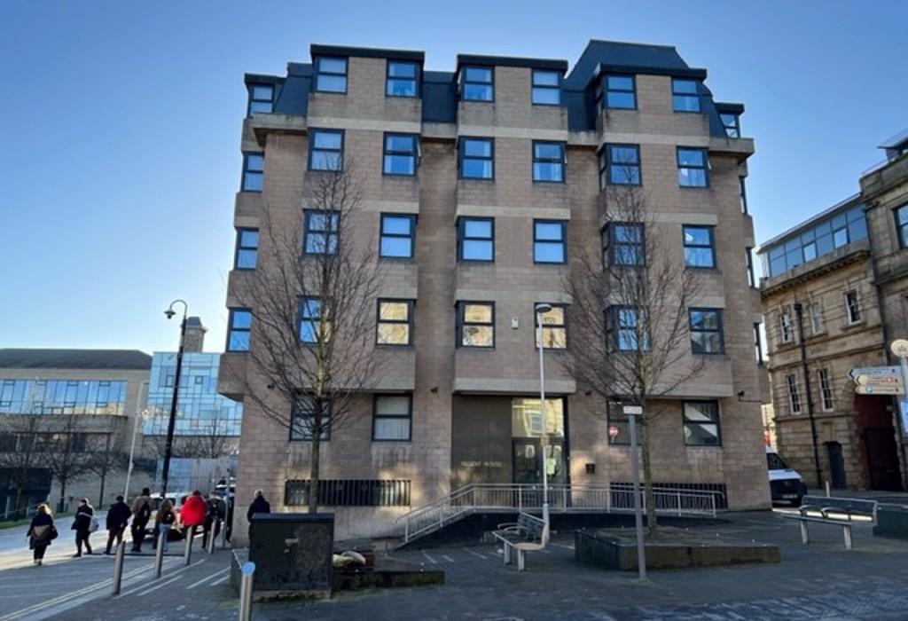 Regent Street, Barnsley, S70 2EG 1 bed flat - £32,000