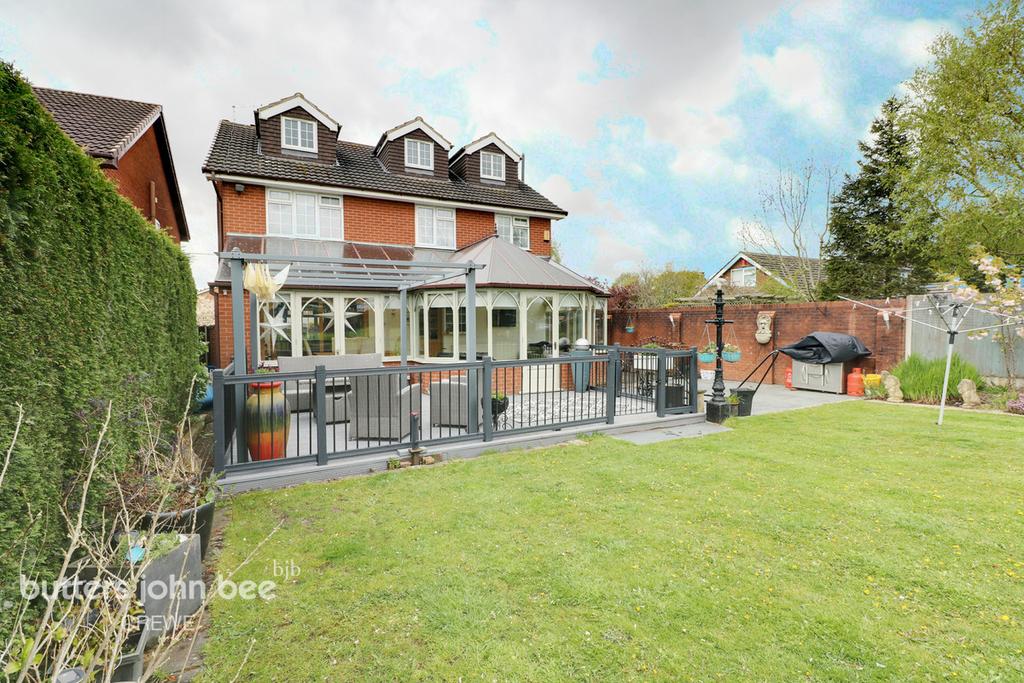 Sydney Road, Crewe 6 bed detached house for sale - £430,000