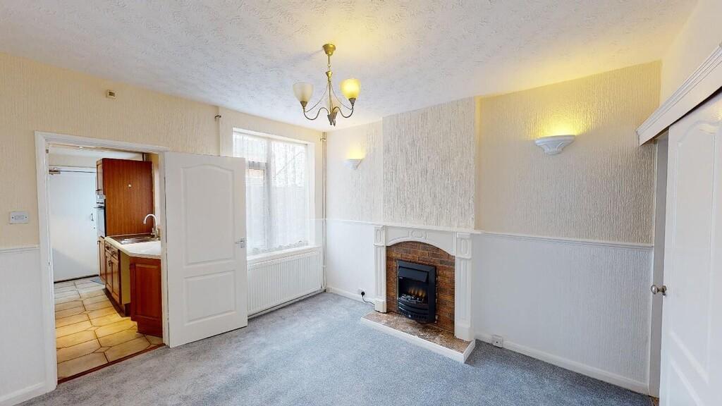 Forest Road, Sutton in Ashfield... 2 bed semi-detached house - £120,000