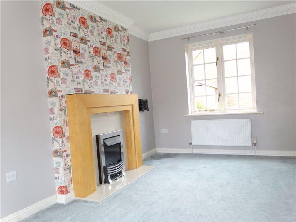 King Henry Chase PE3 9XE 3 bed semi-detached house - £925 pcm (£213 pw)