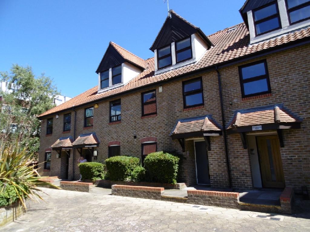 Freebournes Court, Witham CM8 1 bed ground floor flat - £775 pcm (£179 pw)