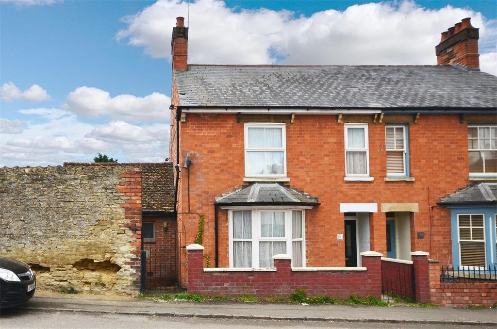 North Street, Raunds, Northamptonshire 3 bed semi-detached house - £200,000