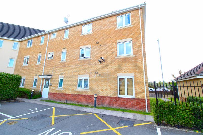 Morgan Close, Luton 2 bed flat - £170,000