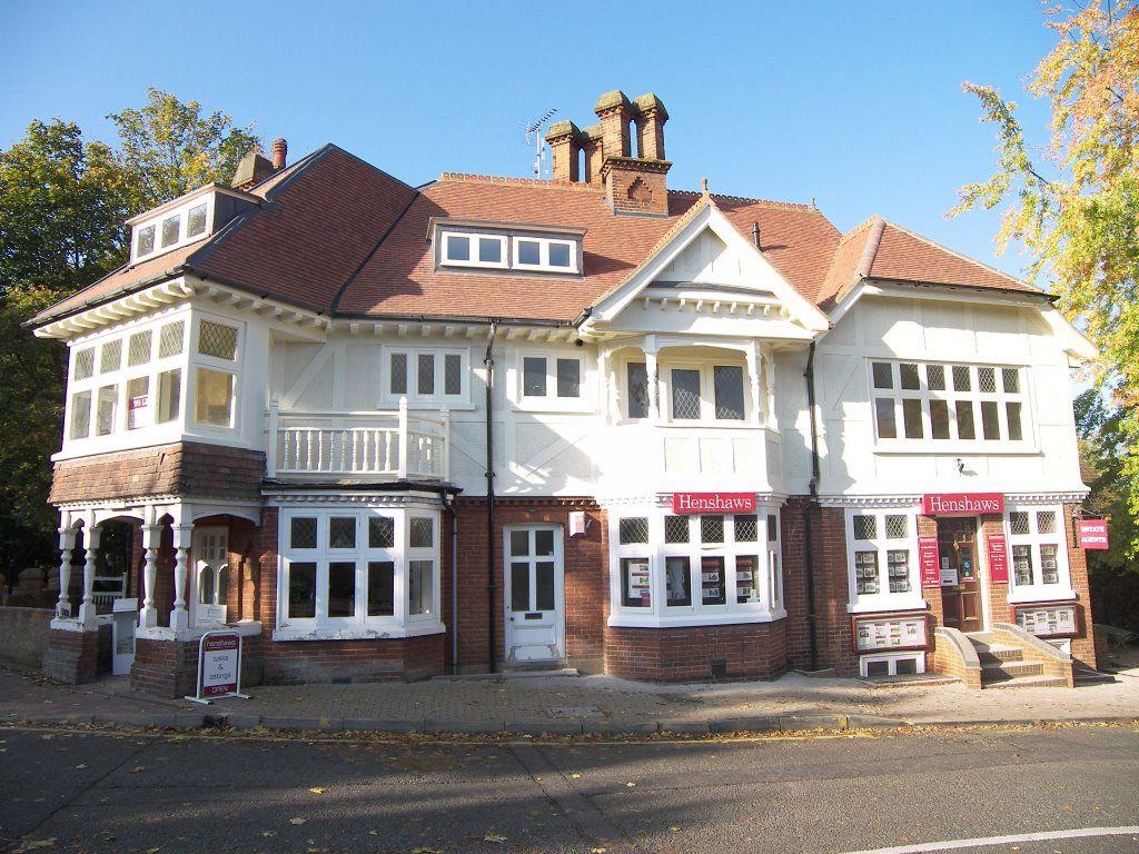 Bookham 1 bed flat - £850 pcm (£196 pw)