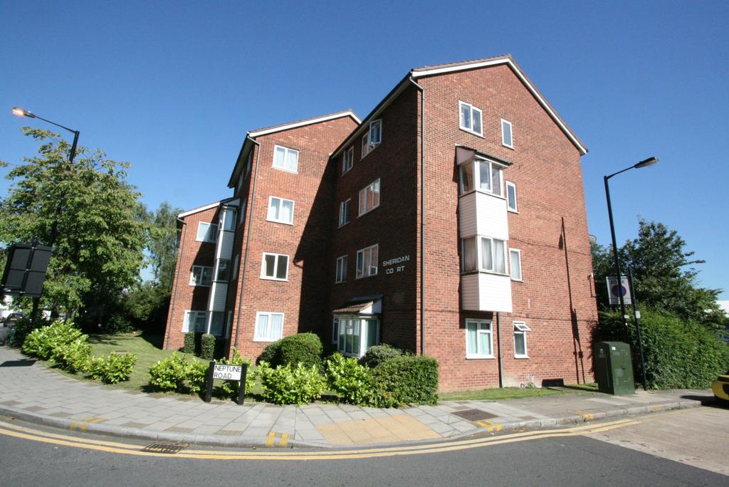 Harrow HA1 2 bed flat - £995 pcm (£230 pw)