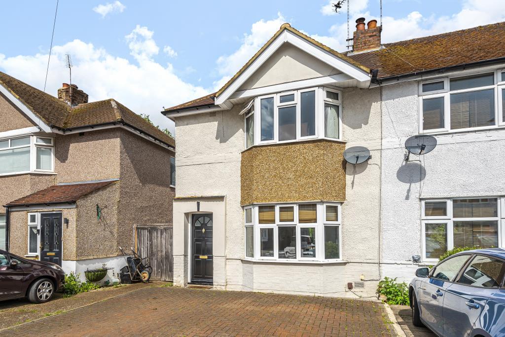 Lower Feltham, Middlesex, TW13 2 bed end of terrace house - £375,000
