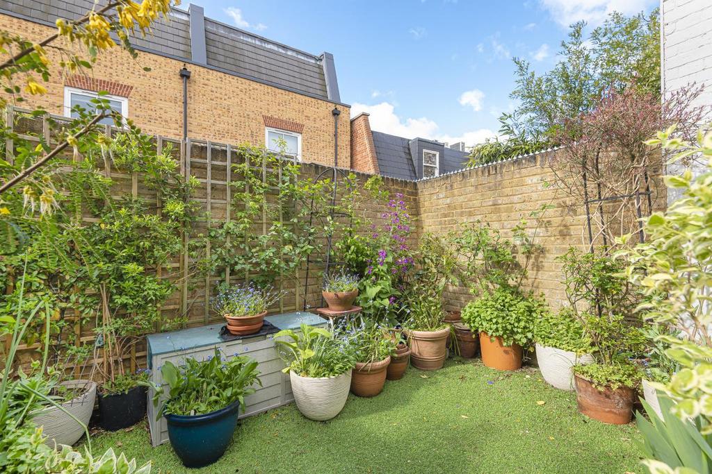Balham New Road, Balham 2 bed terraced house - £750,000