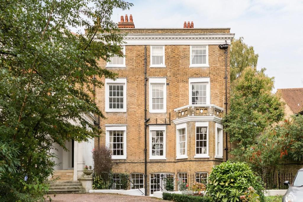 Old Frognal Court, Frognal Lane... 3 bed flat - £3,445 pcm (£795 pw)