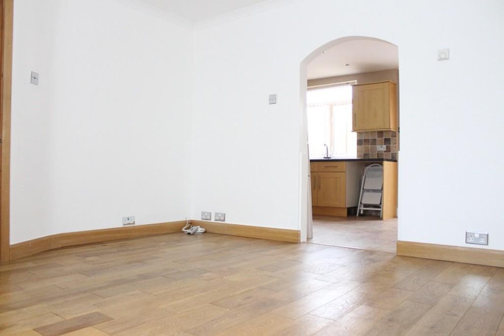 Clewer Crescent, Harrow Weald 3 bed semi-detached house - £1,700 pcm (£ ...