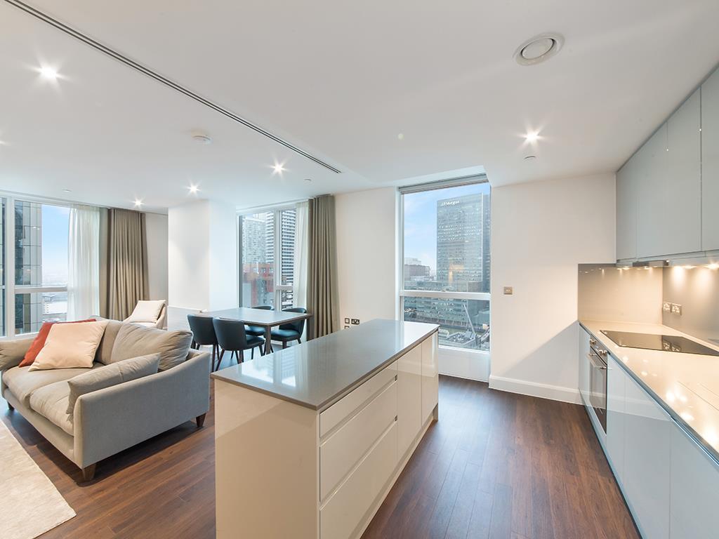 Ostro Tower, 31 Harbour Way, Nr... 2 bed apartment - £2,258 pcm (£521 pw)