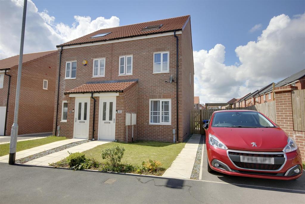 Taylor Avenue, Cottingham 3 bed semi-detached house - £205,000