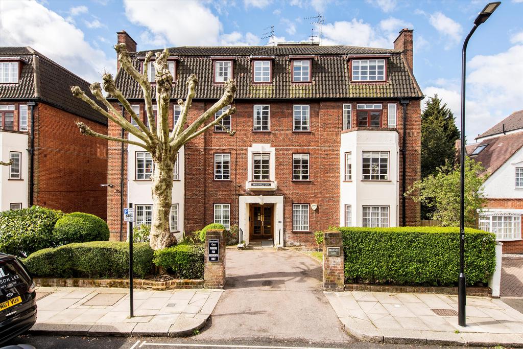 Frognal Lane, London, NW3 3 bed flat - £1,150,000