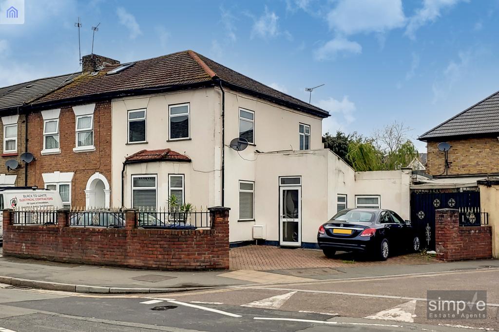 Western Road, Southall, UB2 4 bed semi-detached house - £600,000