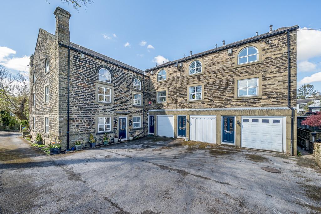 Chapel Court, Bierley Marsh, East... 2 bed townhouse - £155,000