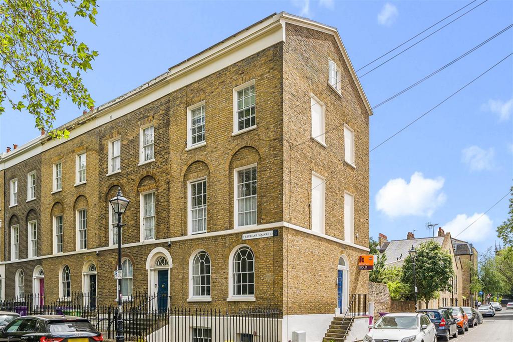 Tredegar Square, Mile End, E3 1 bed flat - £1,600 pcm (£369 pw)
