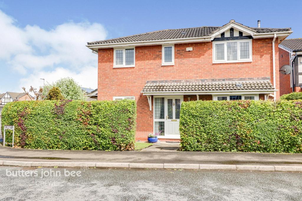 Mills Way, Crewe 4 bed detached house - £270,000