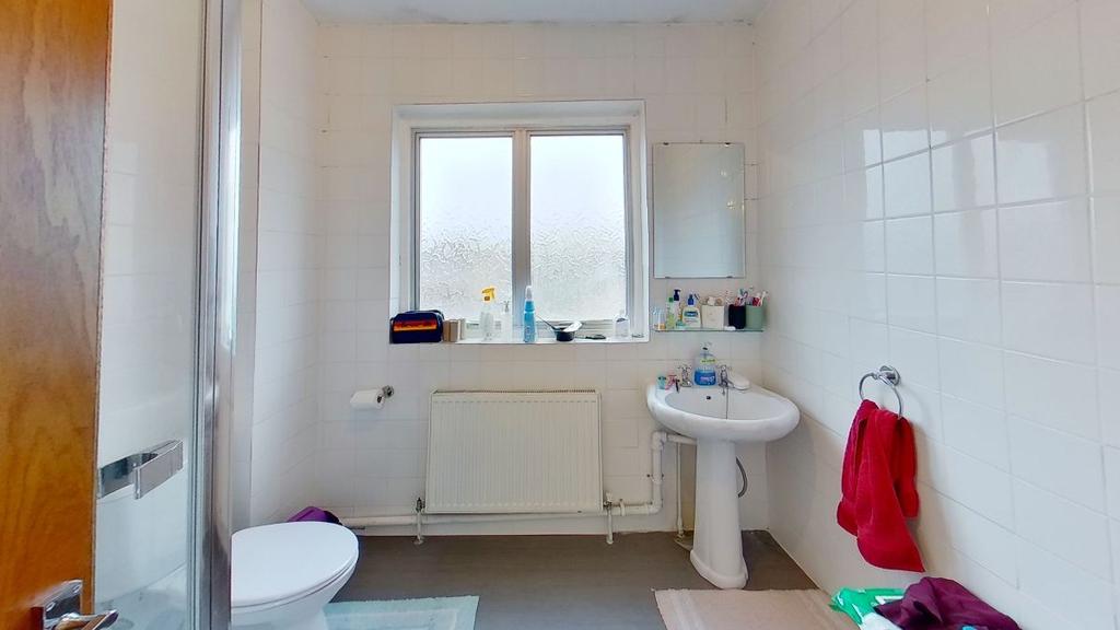 Guildford Park Avenue, GU2 7NN 1 bed in a house share - £460 pcm (£106 pw)