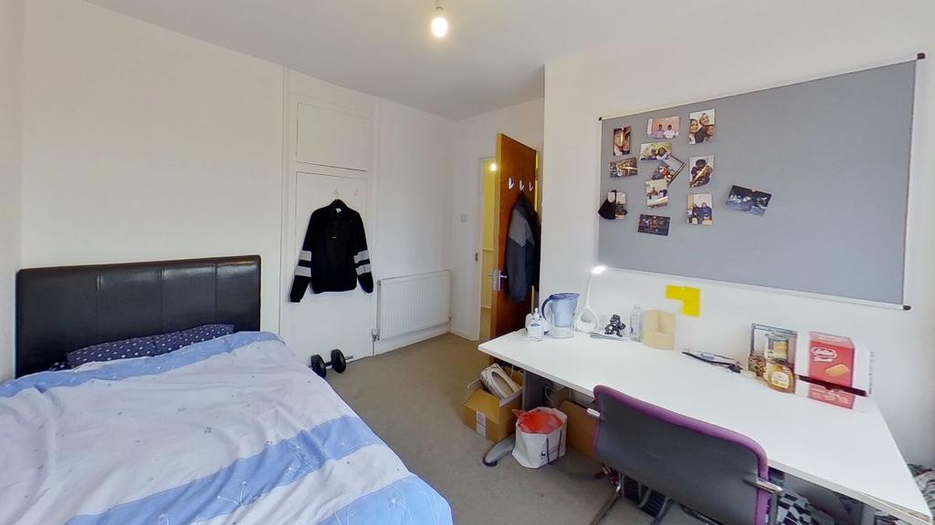 Guildford Park Avenue, GU2 7NN 1 bed in a house share - £520 pcm (£120 pw)