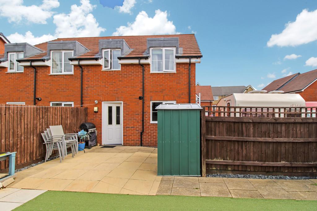 Curtis Close, Watchfield, Swindon 2 bed semi-detached house - £125,000