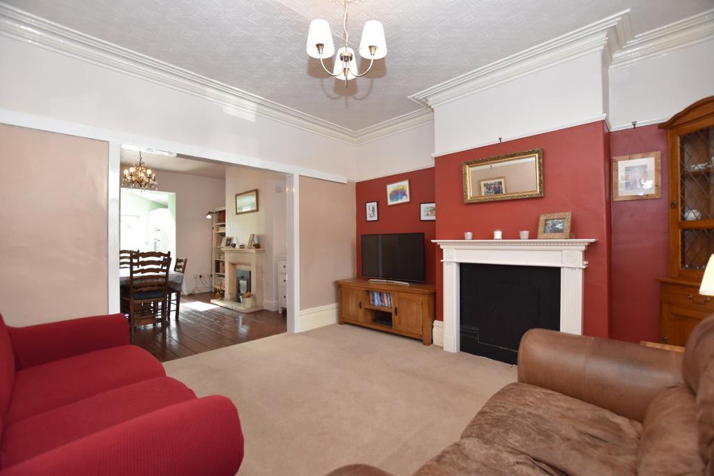 Woone Lane, Clitheroe, BB7 1BJ 3 bed terraced house - £185,000
