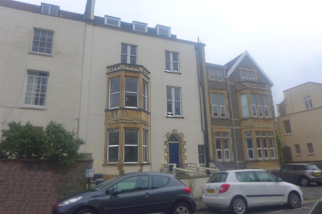 Bristol BS8 2 bed apartment - £1,625 pcm (£375 pw)