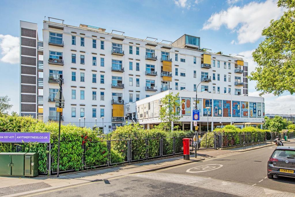 The Piper Building, Fulham, SW6 2 bed apartment - £3,397 pcm (£784 pw)