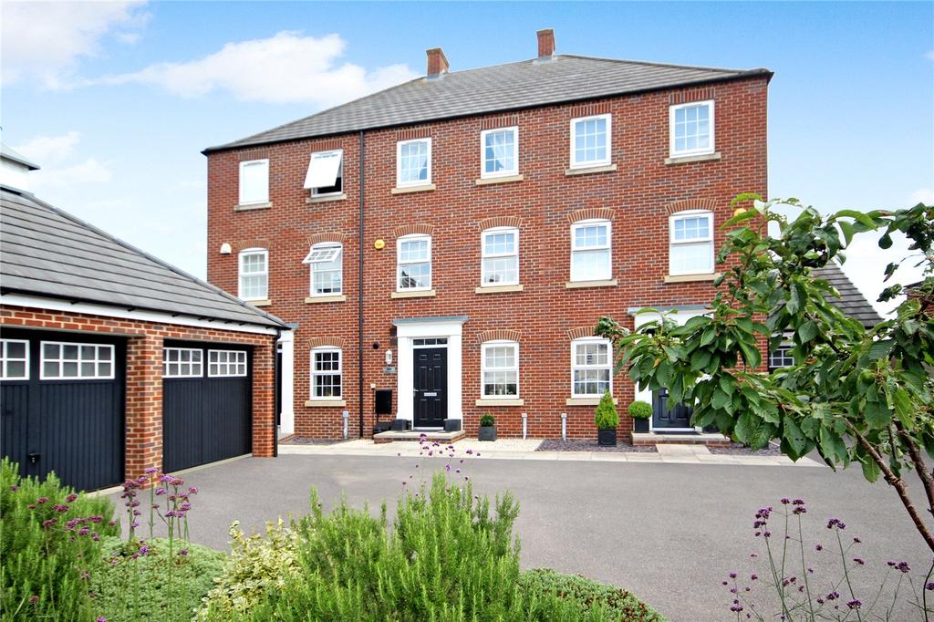 Cloatley Crescent, Royal Wootton... 3 bed terraced house - £310,000