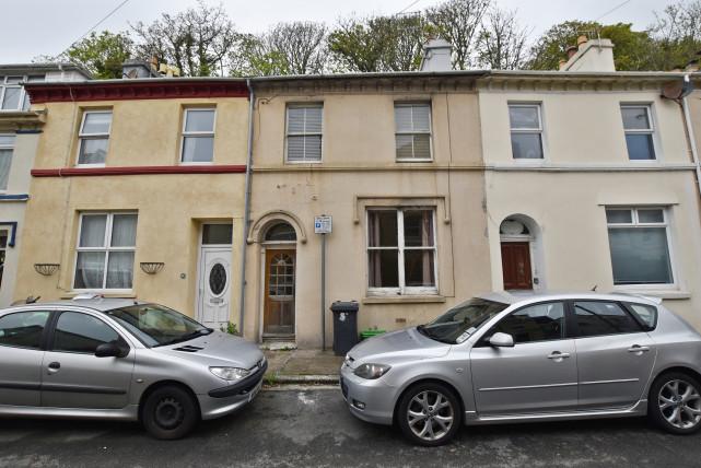 Castlemona Avenue, Douglas, IM2 4EB 3 bed house - £199,950