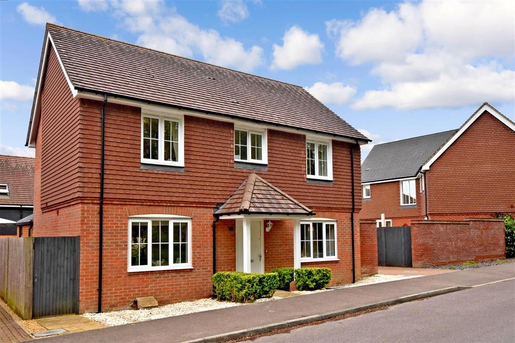 Oddstones, Codmore Hill, West Sussex 4 bed detached house - £649,950