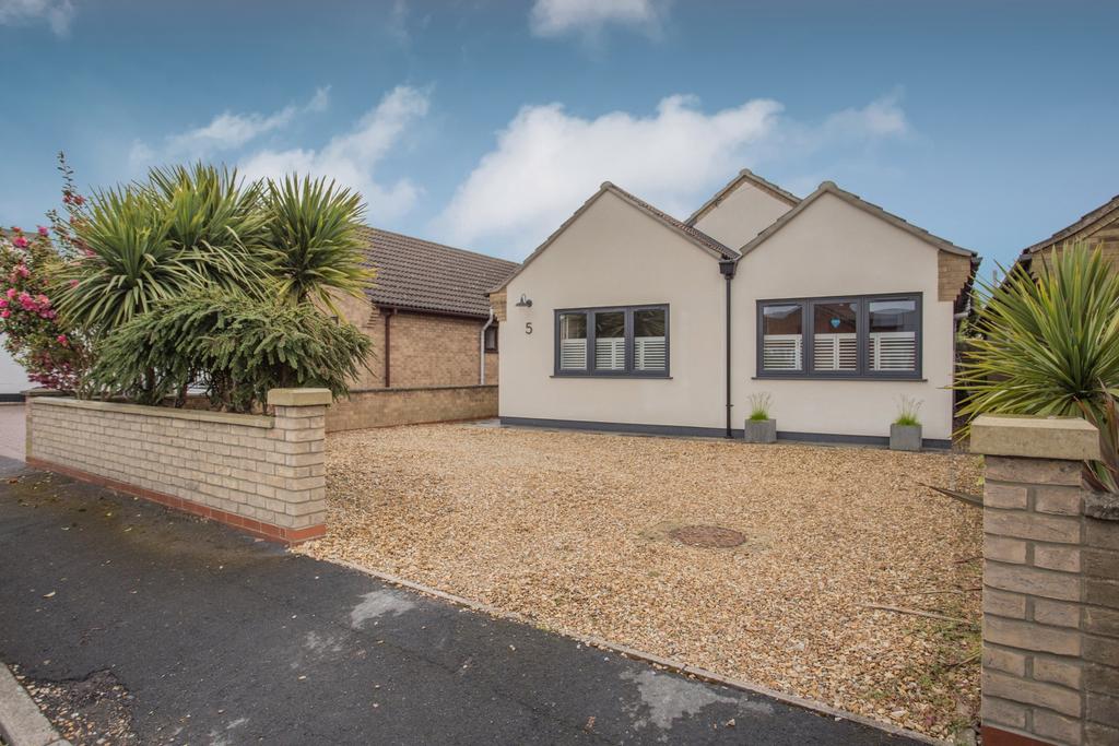 Cross Road, Whittlesey, PE7 3 bed bungalow - £325,000