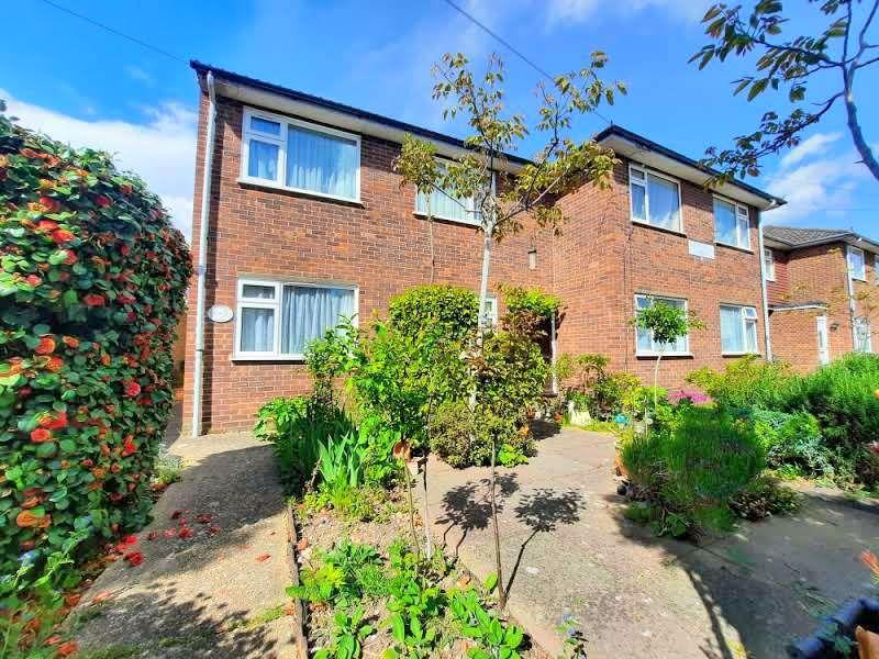 CENTRAL ASHFORD 2 bed ground floor maisonette - £314,950