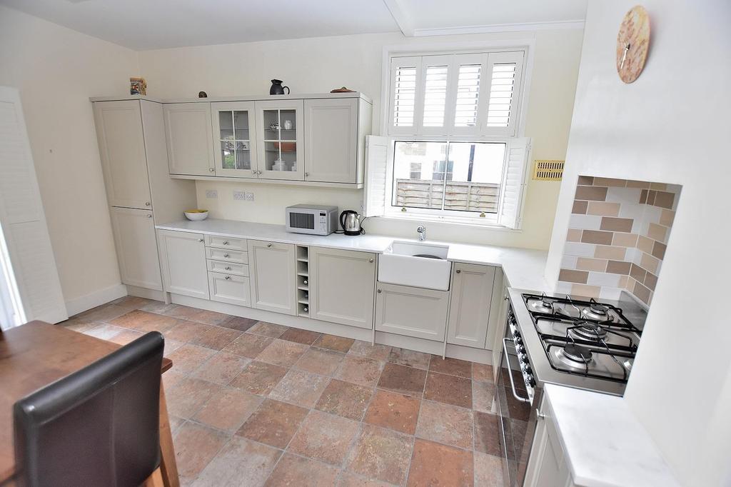 Alexandra Road, Wolverhampton 3 bed bungalow - £250,000