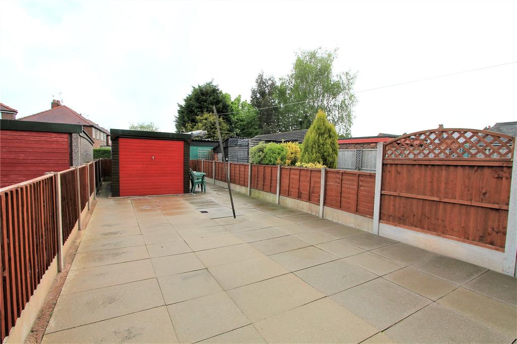 Holland Street, Crewe, CW1 2 bed semi-detached house - £125,000