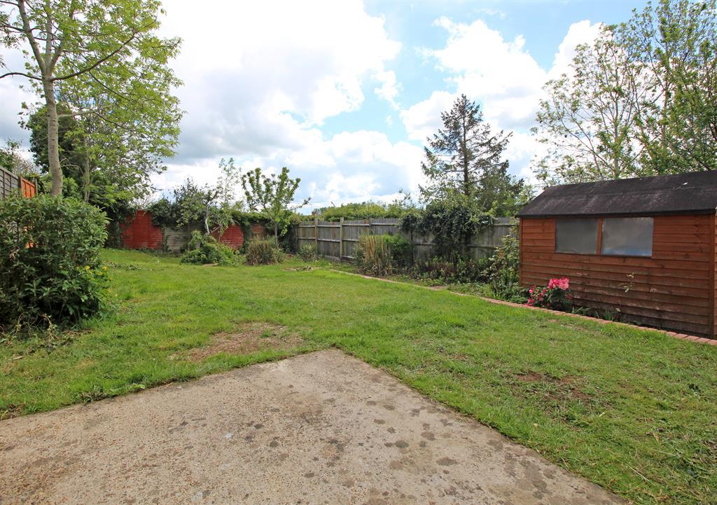 Spring Drive, Stevenage, SG2 8AZ 3 bed semi-detached house - £375,000