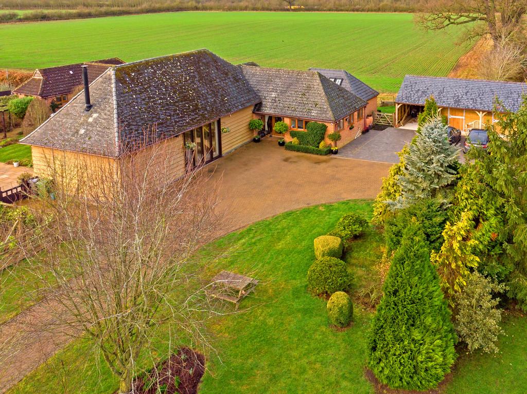 Thomley Barn 4 bed barn conversion - £1,250,000