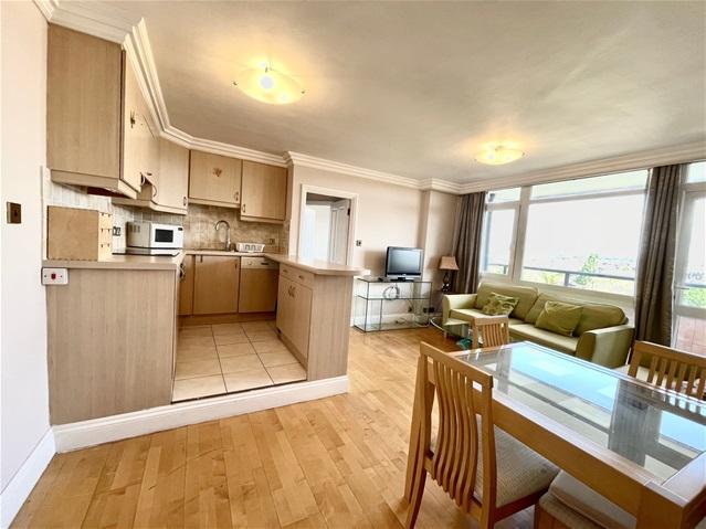 Stuart Tower, Maida Vale, London 1 bed flat - £1,550 pcm (£358 pw)