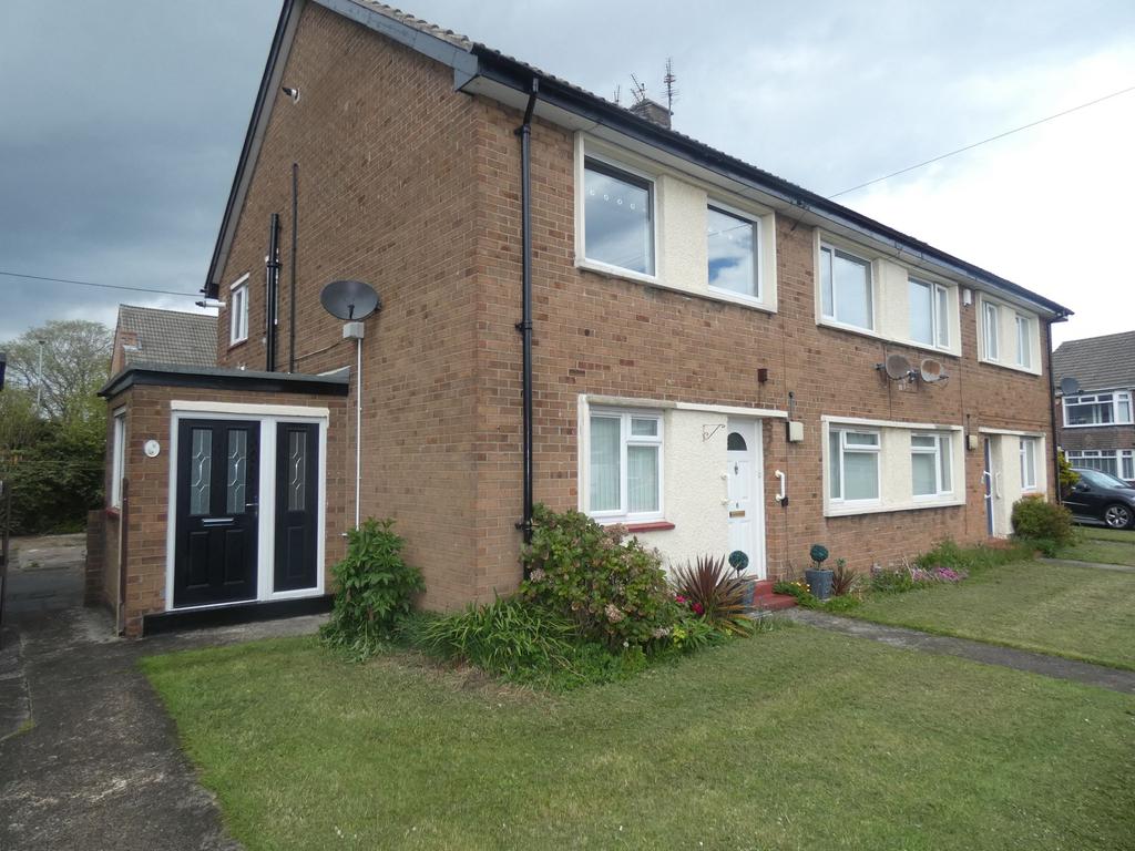 Seafield Road, Blyth, Northumberland... 2 bed flat - £450 pcm (£104 pw)
