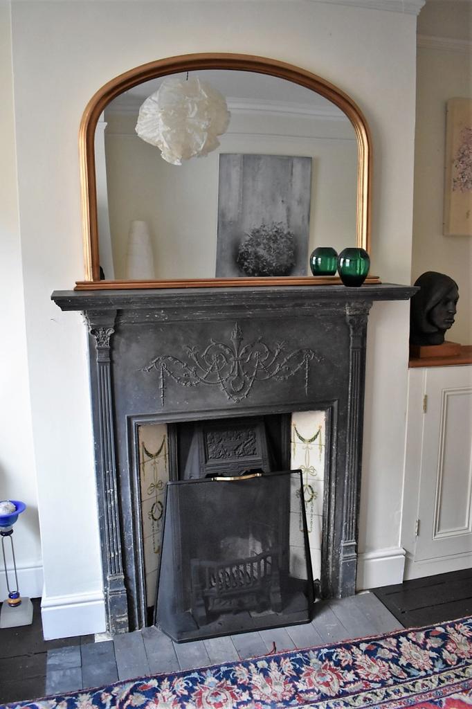 Love Lane, Rochester, Kent ME1 2 bed semi-detached house - £400,000