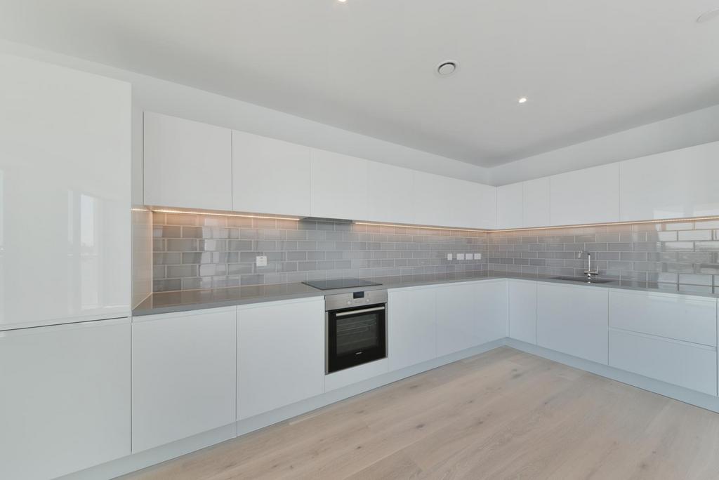Fairwater House. Royal Wharf, London... 3 bed apartment - £3,250 pcm (£ ...