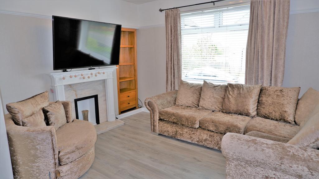 Levern Crescent, Barrhead G78 2 bed ground floor flat - £79,950