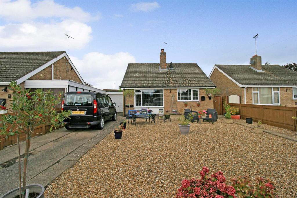 Pilgrims Way, Spalding 2 bed detached bungalow - £185,000