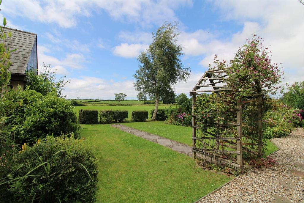 Lancaster New Road, Cabus, Preston 4 bed detached house - £550,000