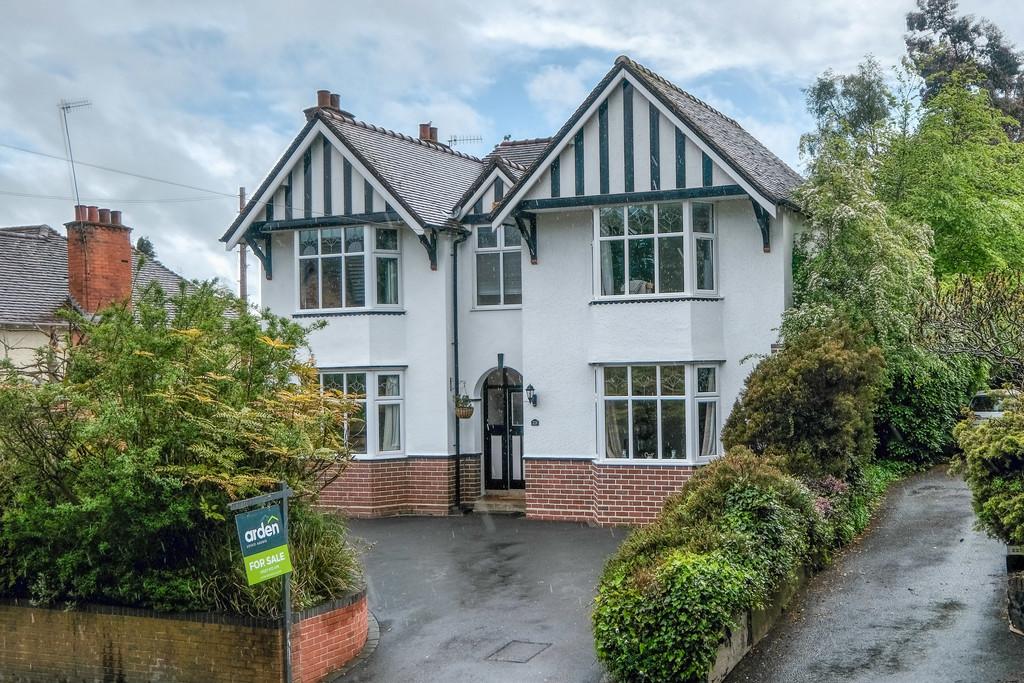 Stourbridge Road Bromsgrove B61 0at 4 Bed Detached House £475 000