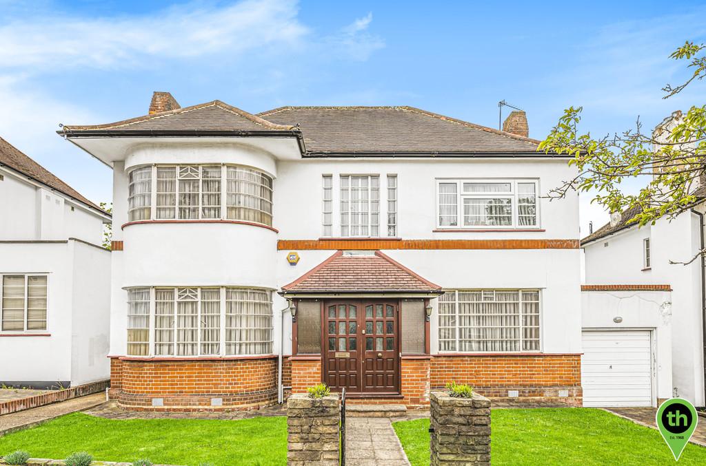 Highview Avenue, Edgware 4 bed detached house - £950,000