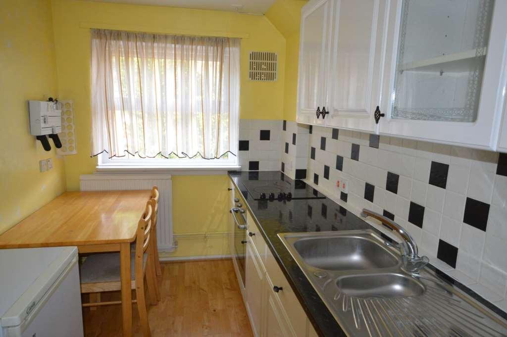 Rectory Square, London 2 bed apartment - £1,499 pcm (£346 pw)