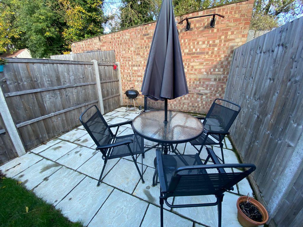 Standard Road, Bexleyheath DA6 8DR 2 bed maisonette - £275,000